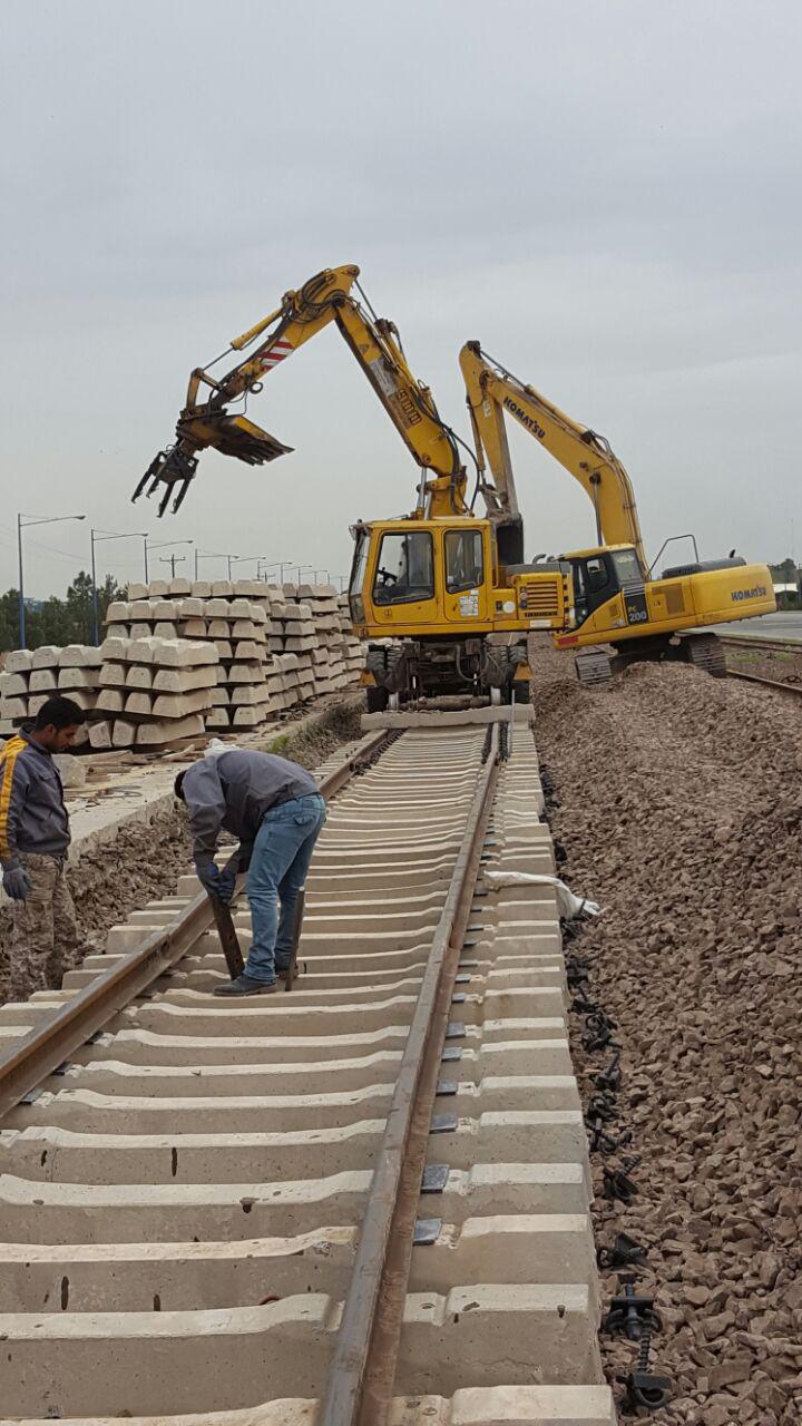 تعمیرات اساسی و بهسازی خطوط ریلی سایت جنوبی ایران‌خودرو
